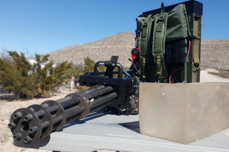 Phát minh súng máy 6 nòng M134 Minigun nhả đạn nhanh như chớp